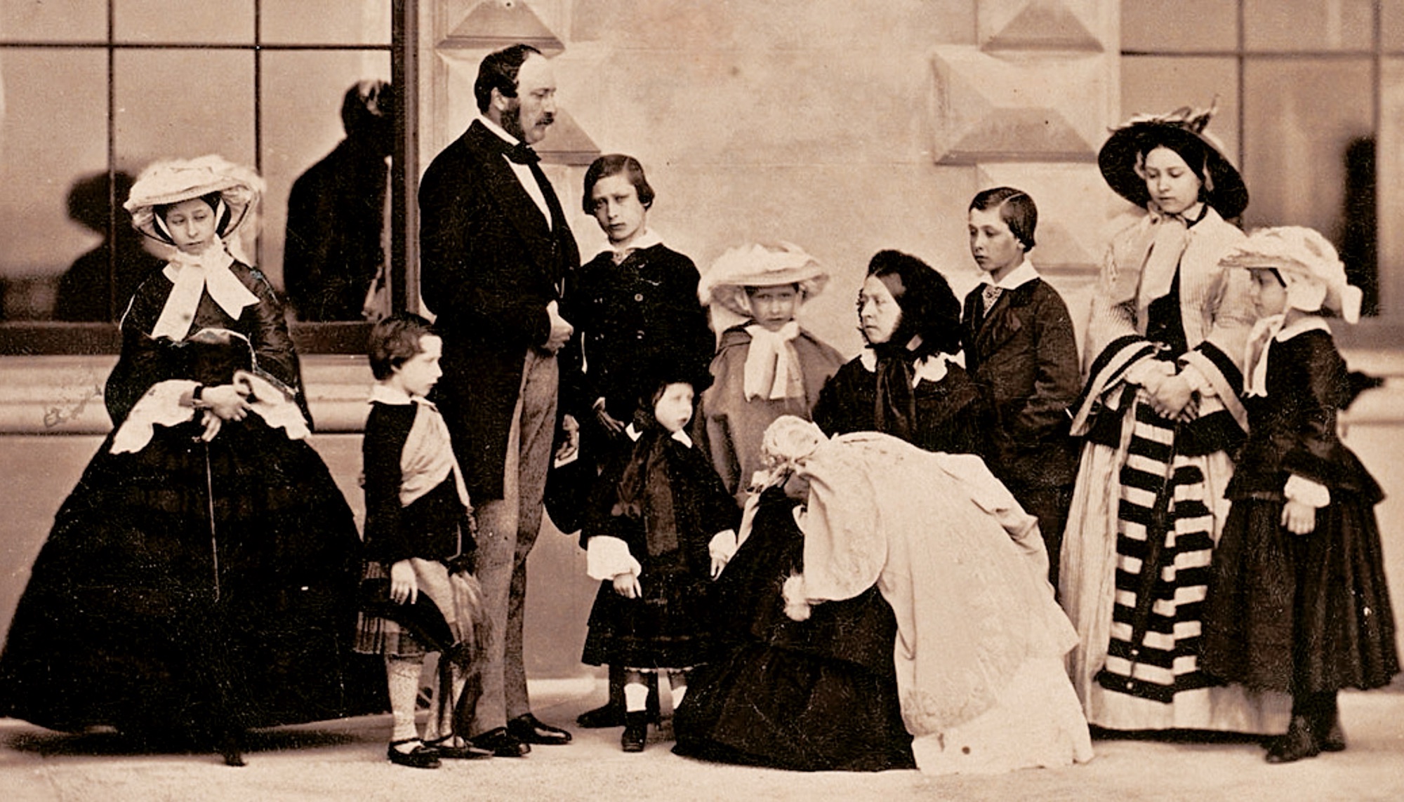 Queen.Victoria.Roses – Unofficial home to Queen Victoria, her family ...