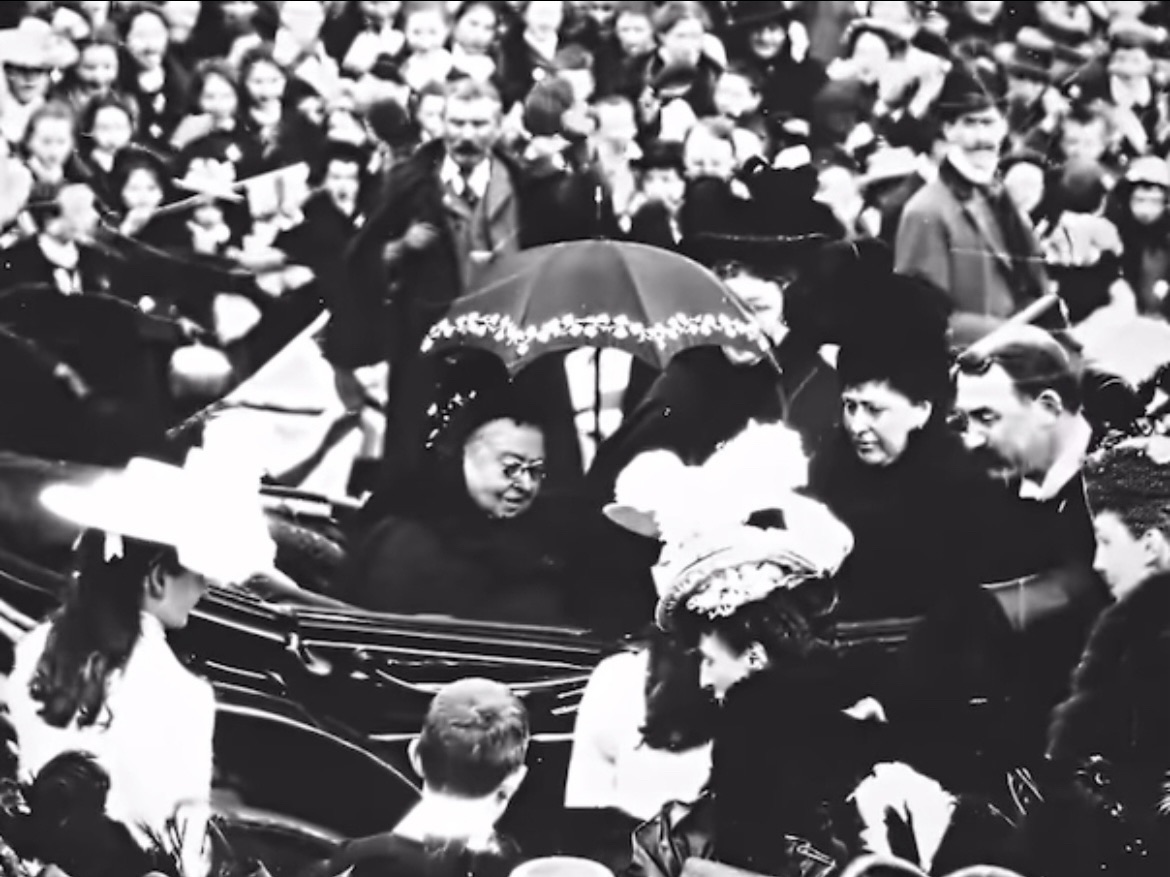 Queen Victoria’s final arrival in Ireland, 4th April 1900 – Queen ...